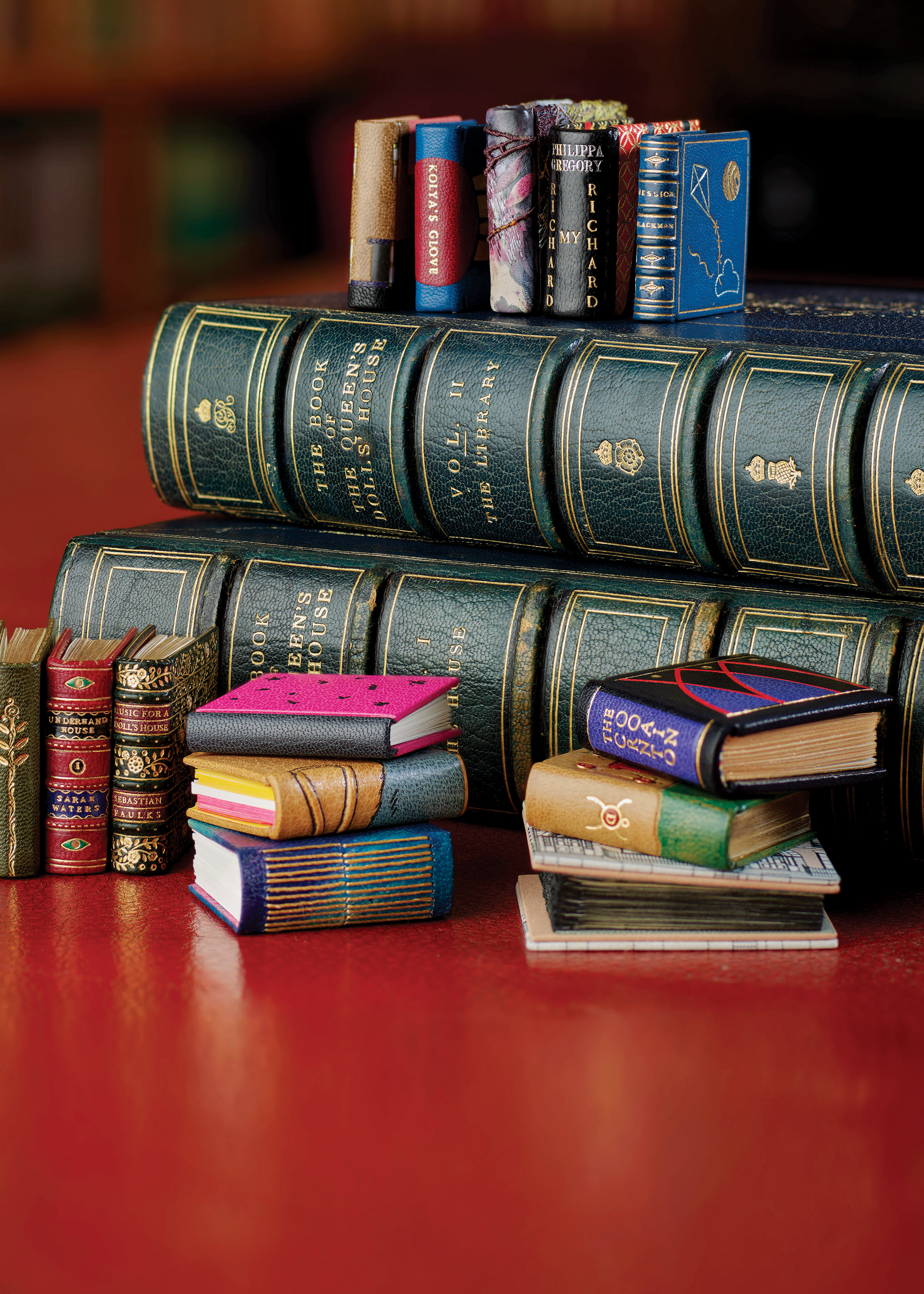 The Written Image: Queen Mary’s Dolls’ House Library Books | Poets ...
