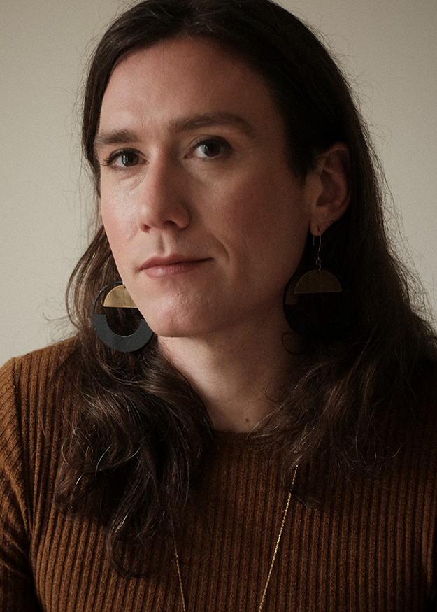 Ten Questions for Isle McElroy | Poets & Writers